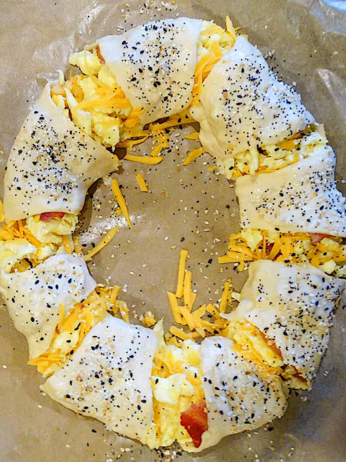 Breakfast Crescent Ring (bacon, egg and cheese) - Tasty Oven