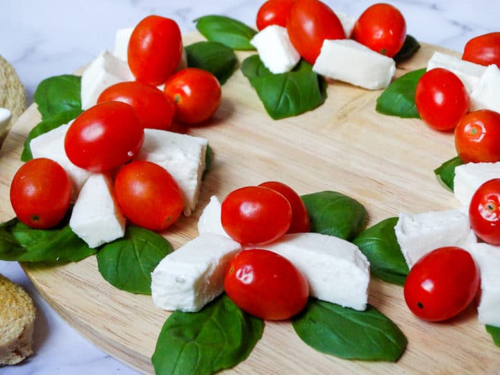 Caprese Christmas Wreath Appetizer - Make in 10 Minutes!