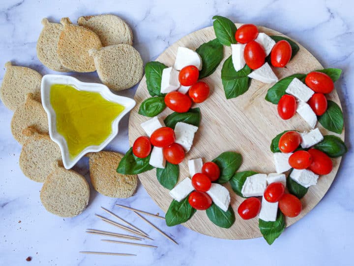 Caprese Christmas Wreath Appetizer - Make in 10 Minutes!