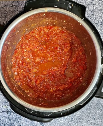 Salsa Roja - Restaurant Style Salsa Recipe for the Instant Pot