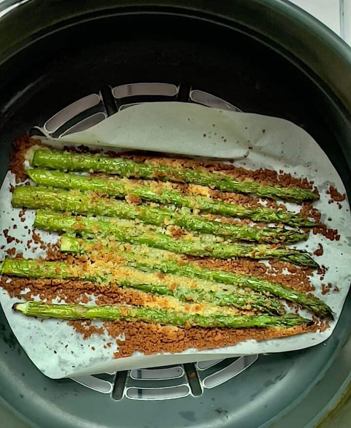 Air Fryer Garlic Parmesan Asparagus- Easy 4 Ingredient Recipe!