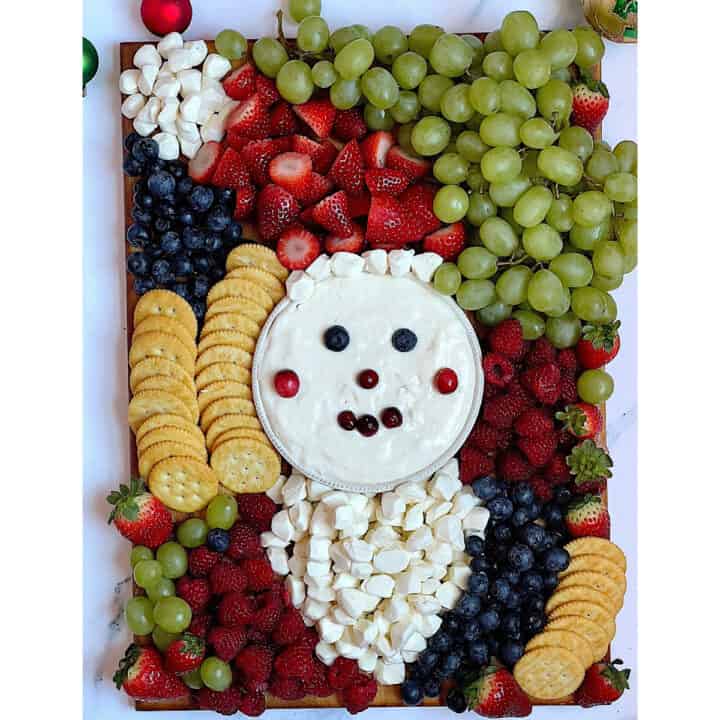 Santa Charcuterie Board – Tasty Oven