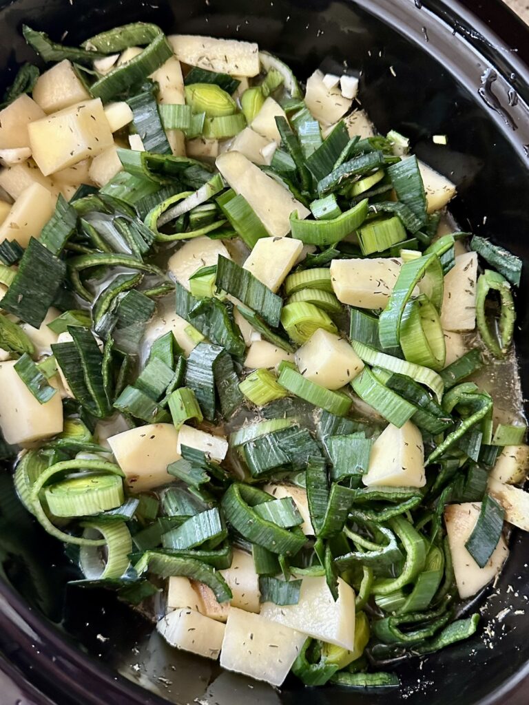 Slow Cooker Leek and Potato Soup – Tasty Oven