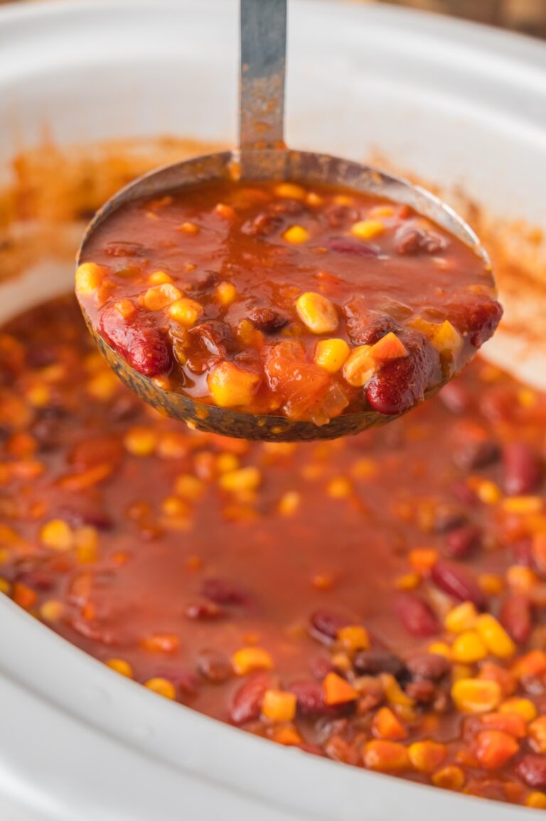 Crock Pot Vegetarian Chili (Easy Meatless Slow Cooker Recipe)