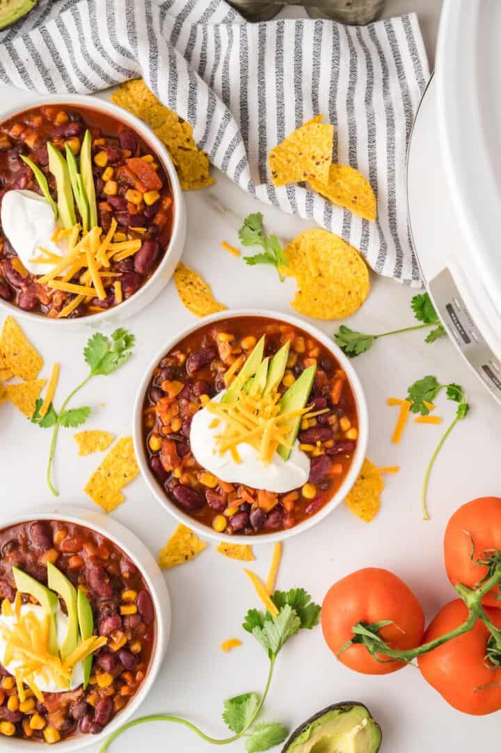 Crock Pot Vegetarian Chili (Easy Meatless Slow Cooker Recipe)